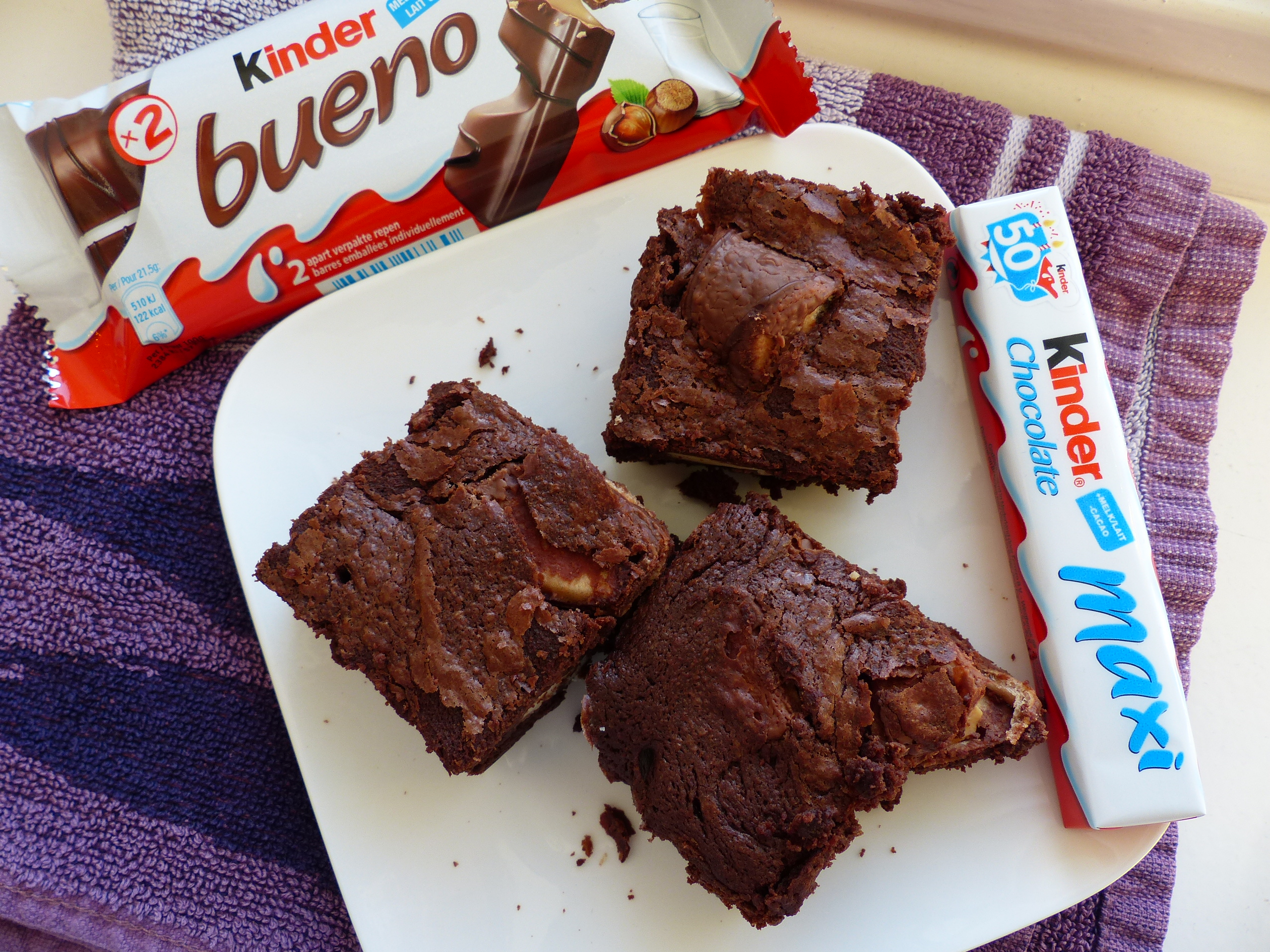 Recipe: Kinder Bueno Brownies – Books Baking and Blogging